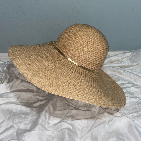 Hat Attack | Accessories | Like New Hat Attack New York 625 Brim Wgold ...